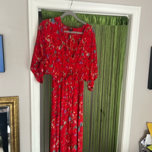 Karma Highway | Dresses | Red Flowey Dress | Poshmark